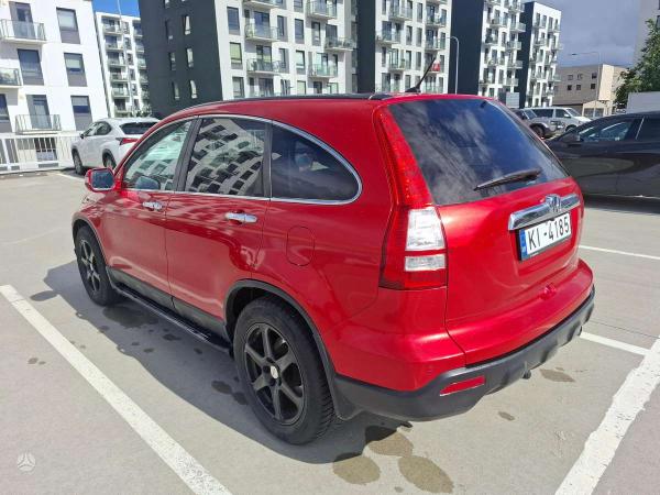 Red Honda CR-V 2007 in Vilnius, with an engine capacity of 2.00 L and mileage of 328 thousand km for 4800 €, photo 8 on AUTOMOTO.COM.LV