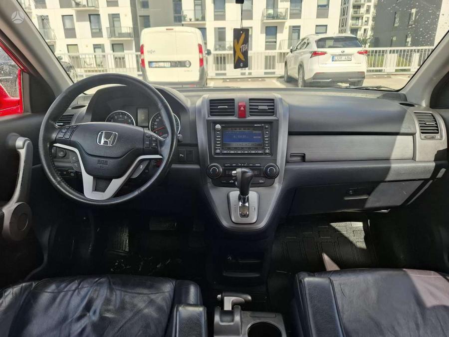 Red Honda CR-V 2007 in Vilnius, with an engine capacity of 2.00 L and mileage of 328 thousand km for 4800 €, photo 17 on AUTOMOTO.COM.LV