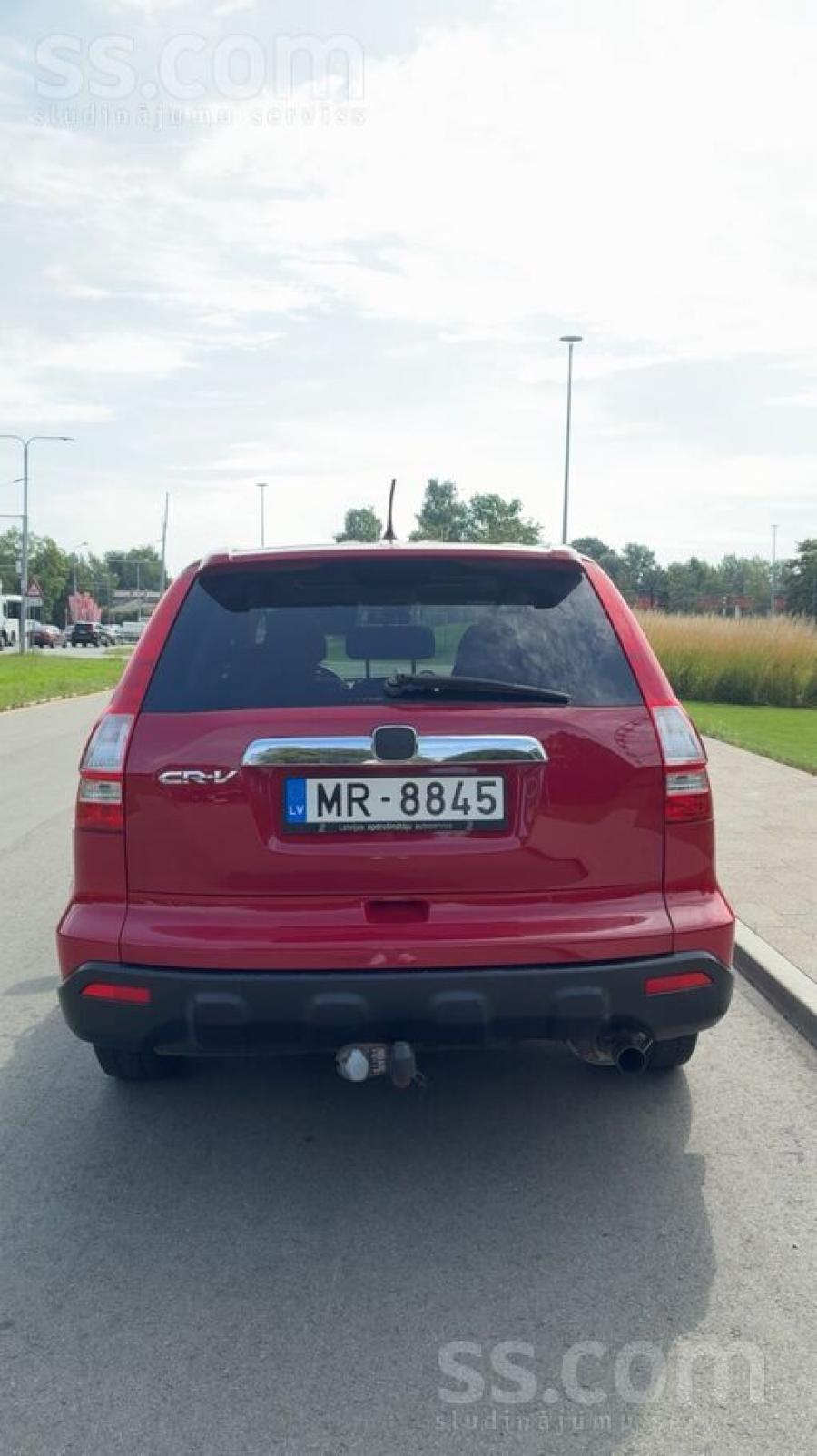 Red Honda CR-V 2007 in Riga, with an engine capacity of 2.00 L and mileage of 377 thousand km for 3800 €, photo 5 on AUTOMOTO.COM.LV