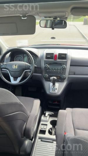 Red Honda CR-V 2007 in Riga, with an engine capacity of 2.00 L and mileage of 377 thousand km for 3800 €, photo 6 on AUTOMOTO.COM.LV