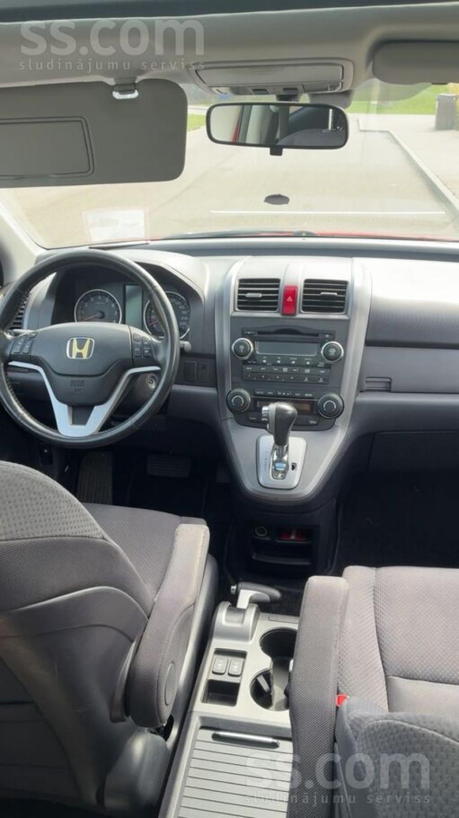 Red Honda CR-V 2007 in Riga, with an engine capacity of 2.00 L and mileage of 377 thousand km for 3800 €, photo 6 on AUTOMOTO.COM.LV