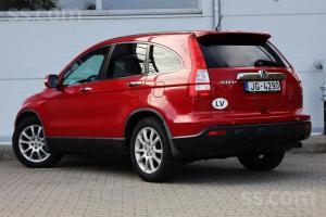 Red Honda CR-V 2007 in Riga, with an engine capacity of 2.00 L and mileage of 250 thousand km for 3495 €, photo 4 on AUTOMOTO.COM.LV