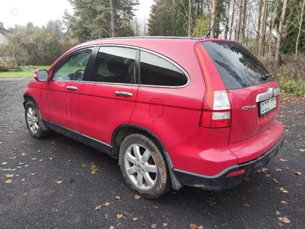Red Honda CR-V 2008 in Panevezys, with an engine capacity of 2.00 L and mileage of 350 thousand km for 1750 €, photo 4 on AUTOMOTO.COM.LV