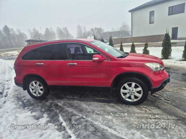 Red Honda CR-V 2008 in Parnu, with an engine capacity of 2.00 L and mileage of 215 thousand km for 3999 €, photo 4 on AUTOMOTO.COM.LV