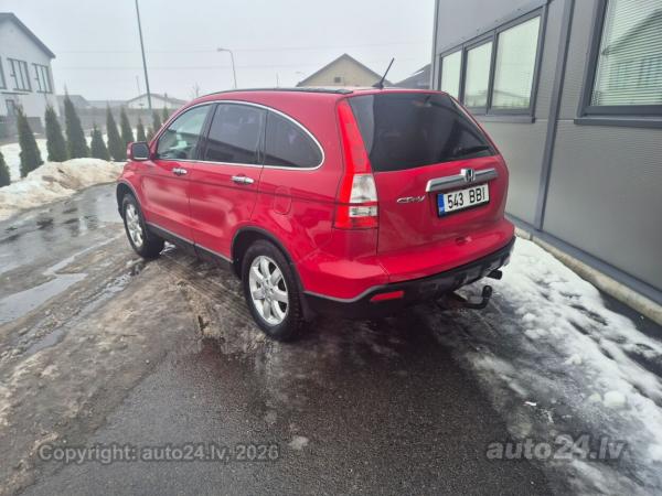 Red Honda CR-V 2008 in Parnu, with an engine capacity of 2.00 L and mileage of 215 thousand km for 3999 €, photo 6 on AUTOMOTO.COM.LV