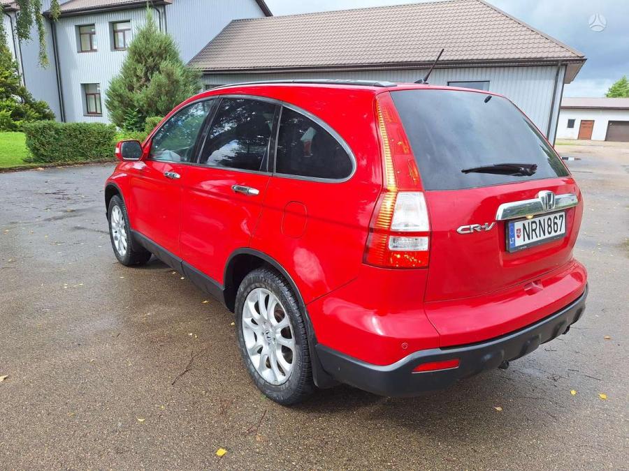 Red Honda CR-V 2008 in Kelme, with an engine capacity of 2.00 L and mileage of 244 thousand km for 4450 €, photo 5 on AUTOMOTO.COM.LV