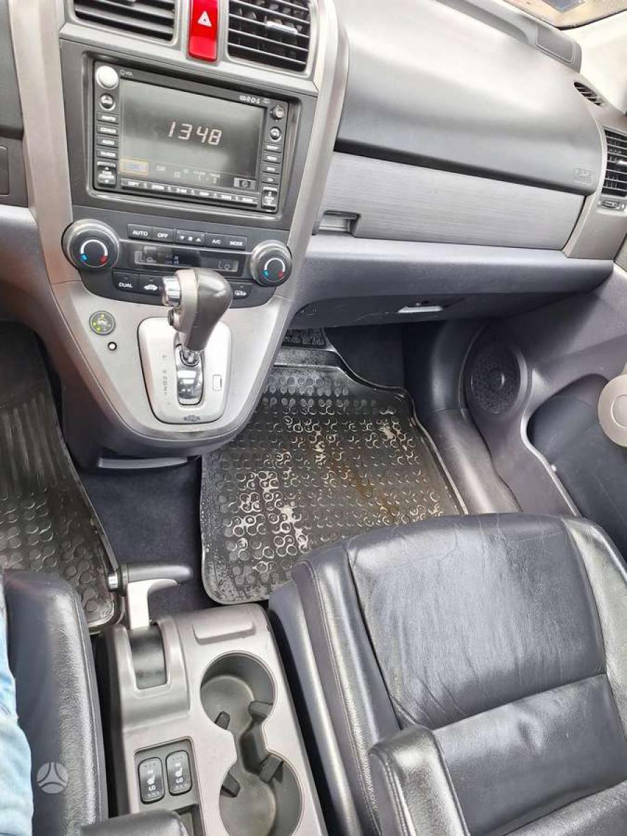 Red Honda CR-V 2008 in Kelme, with an engine capacity of 2.00 L and mileage of 244 thousand km for 4450 €, photo 9 on AUTOMOTO.COM.LV
