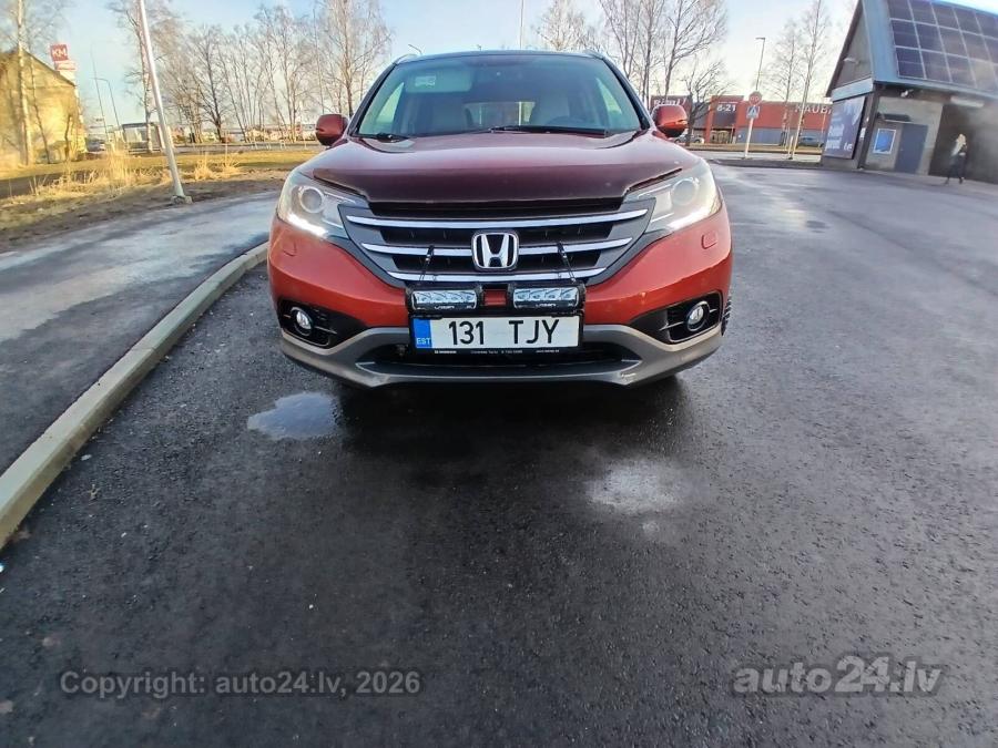 Red Honda CR-V 2012 in Tallinn, with an engine capacity of 2.20 L and mileage of 338 thousand km for 8000 €, photo 3 on AUTOMOTO.COM.LV