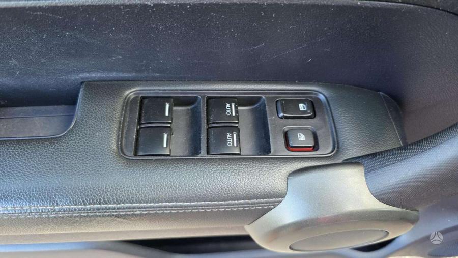 Sarkans Honda CR-V 2012 Šauļi, ar dzinēja tilpumu 2.20 L un nobraukumu 248 tūkst. km par 6999 €, foto 32 vietnē AUTOMOTO.COM.LV