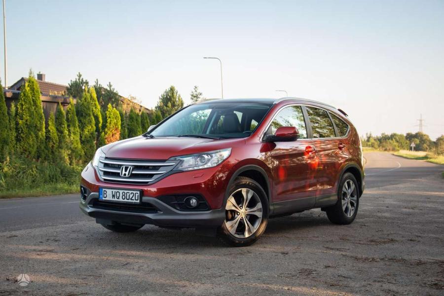 Red Honda CR-V 2012 in Elektrenai, with an engine capacity of 2.00 L and mileage of 143 thousand km for 12650 €, photo 4 on AUTOMOTO.COM.LV