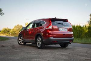 Red Honda CR-V 2012 in Elektrenai, with an engine capacity of 2.00 L and mileage of 143 thousand km for 12650 €, photo 6 on AUTOMOTO.COM.LV
