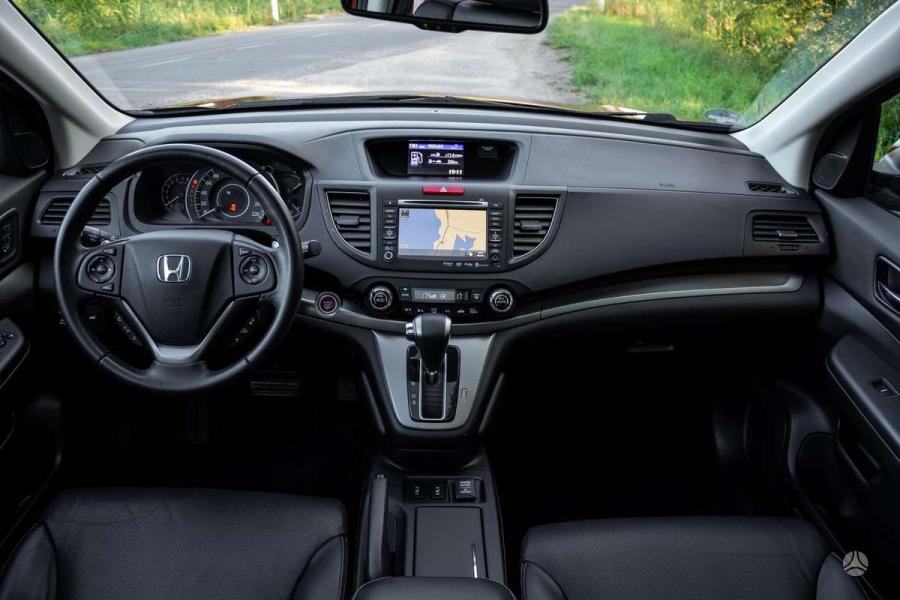 Red Honda CR-V 2012 in Elektrenai, with an engine capacity of 2.00 L and mileage of 143 thousand km for 12650 €, photo 11 on AUTOMOTO.COM.LV