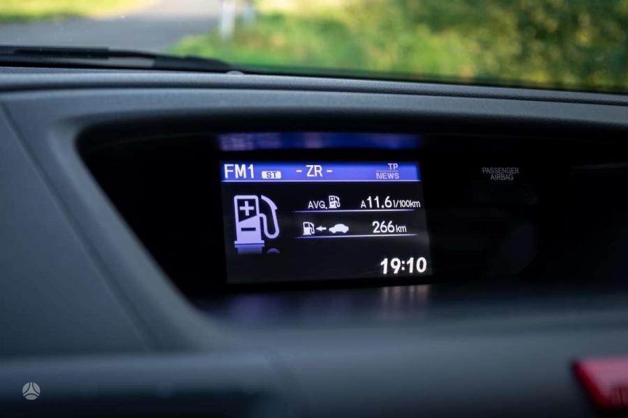 Red Honda CR-V 2012 in Elektrenai, with an engine capacity of 2.00 L and mileage of 143 thousand km for 12650 €, photo 25 on AUTOMOTO.COM.LV