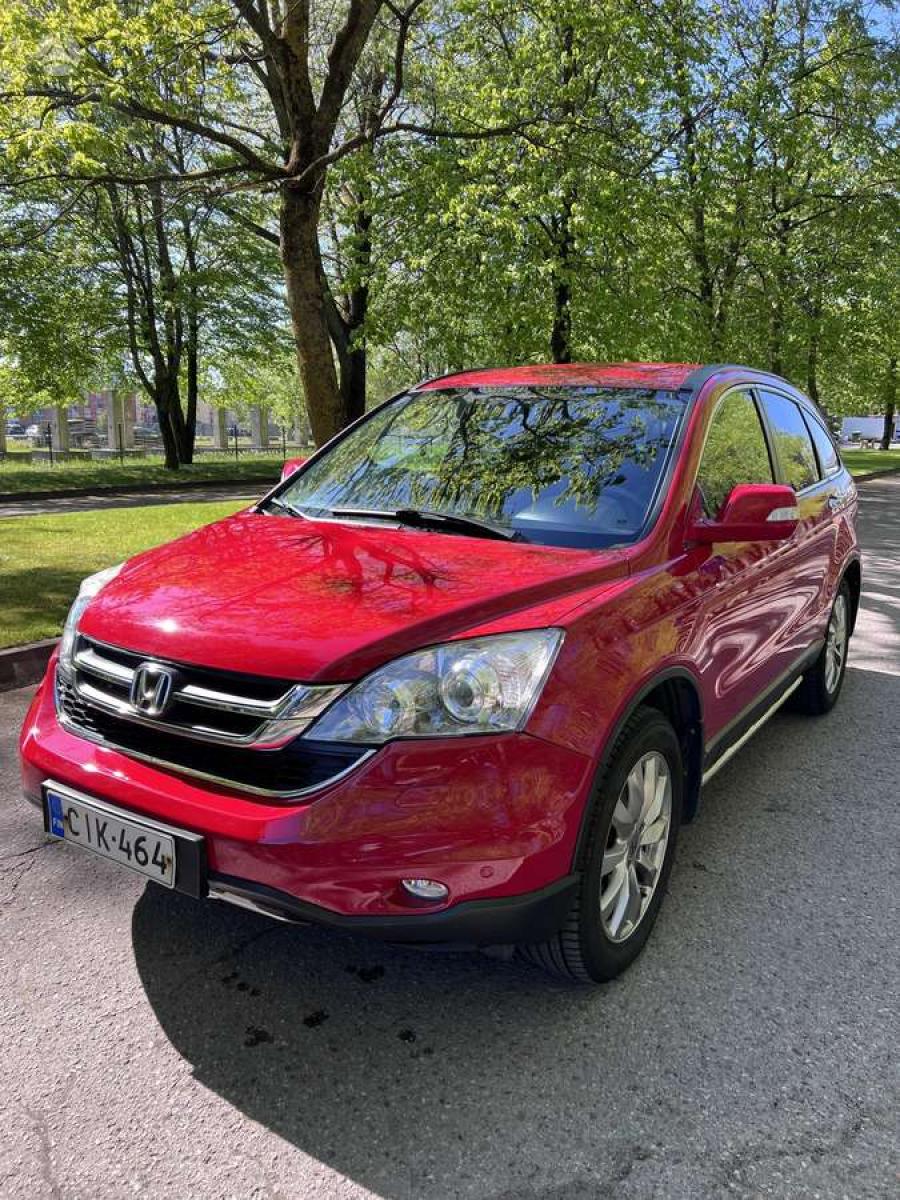 Red Honda CR-V 2012 in Klaipeda, with an engine capacity of 2.20 L and mileage of 340 thousand km for 6750 €, photo 1 on AUTOMOTO.COM.LV