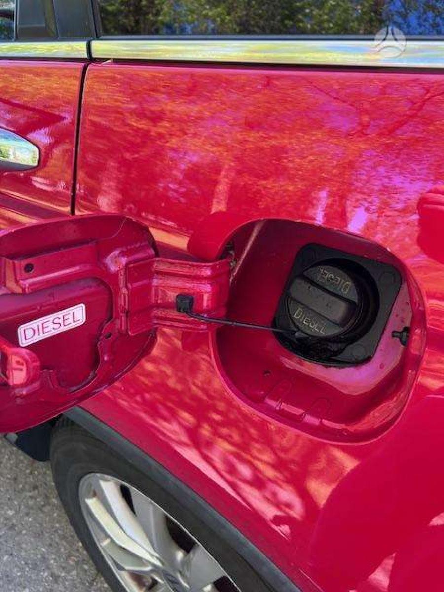 Red Honda CR-V 2012 in Klaipeda, with an engine capacity of 2.20 L and mileage of 340 thousand km for 6750 €, photo 35 on AUTOMOTO.COM.LV