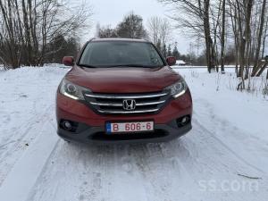 Красный Хонда СРВ 2013 в Гулбене, объемом двигателя 2.20 л и пробегом 264 тыс. км за 8990 €, фото 3 на AUTOMOTO.COM.LV