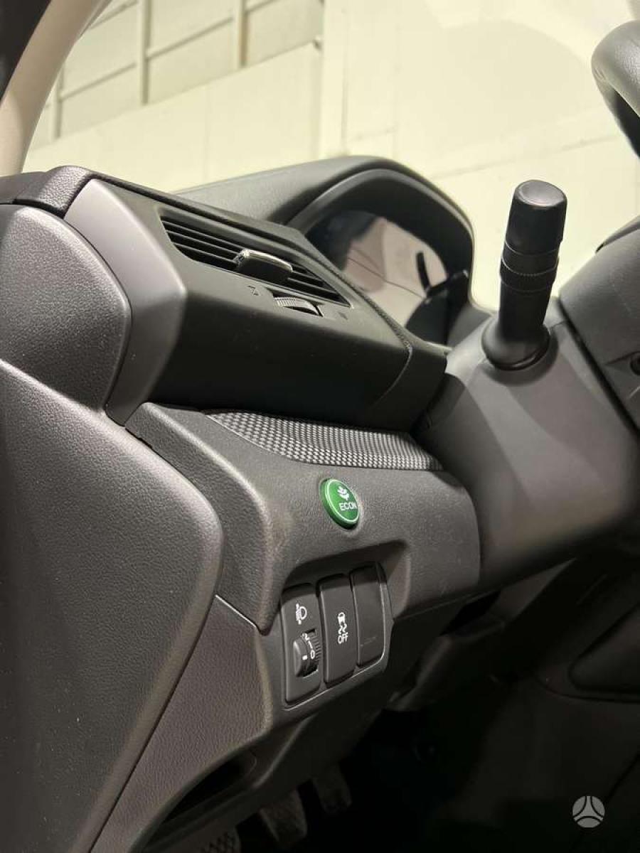 Sarkans Honda CR-V 2013 Klaipėda, ar dzinēja tilpumu 2.00 L un nobraukumu 172 tūkst. km par 12999 €, foto 12 vietnē AUTOMOTO.COM.LV