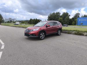 Red Honda CR-V 2013 in Panevezys, with an engine capacity of 2.20 L and mileage of 225 thousand km for 8900 €, photo 3 on AUTOMOTO.COM.LV