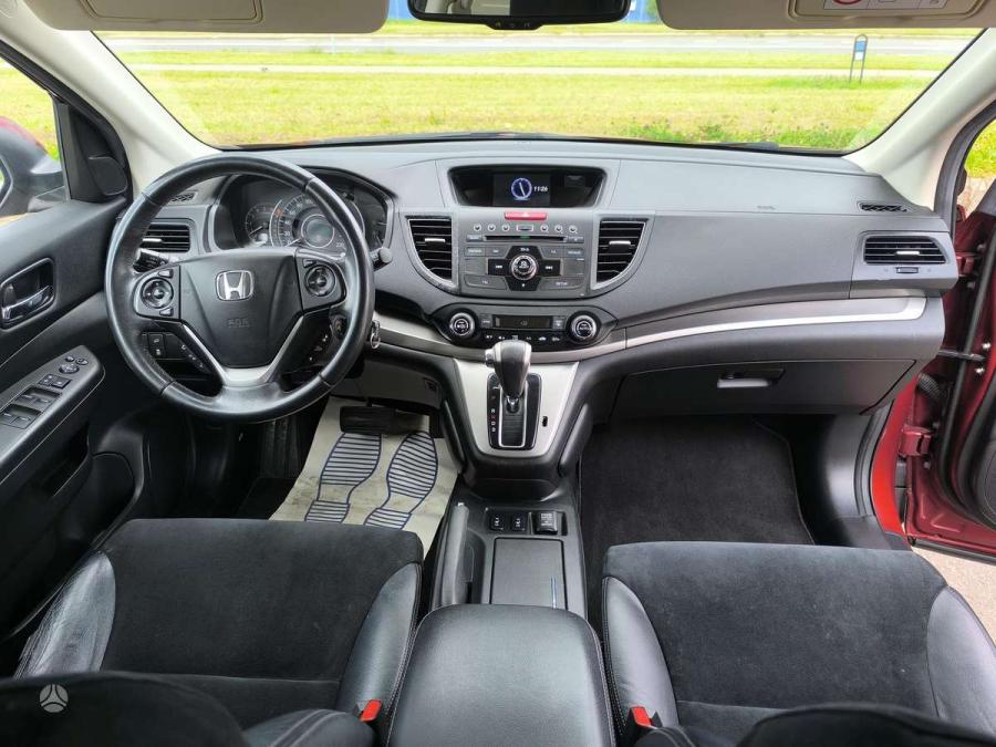 Red Honda CR-V 2013 in Panevezys, with an engine capacity of 2.20 L and mileage of 225 thousand km for 8900 €, photo 15 on AUTOMOTO.COM.LV