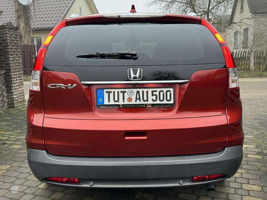 Red Honda CR-V 2014 in Vilnius, with an engine capacity of 1.60 L and mileage of 248 thousand km for 8850 €, photo 6 on AUTOMOTO.COM.LV