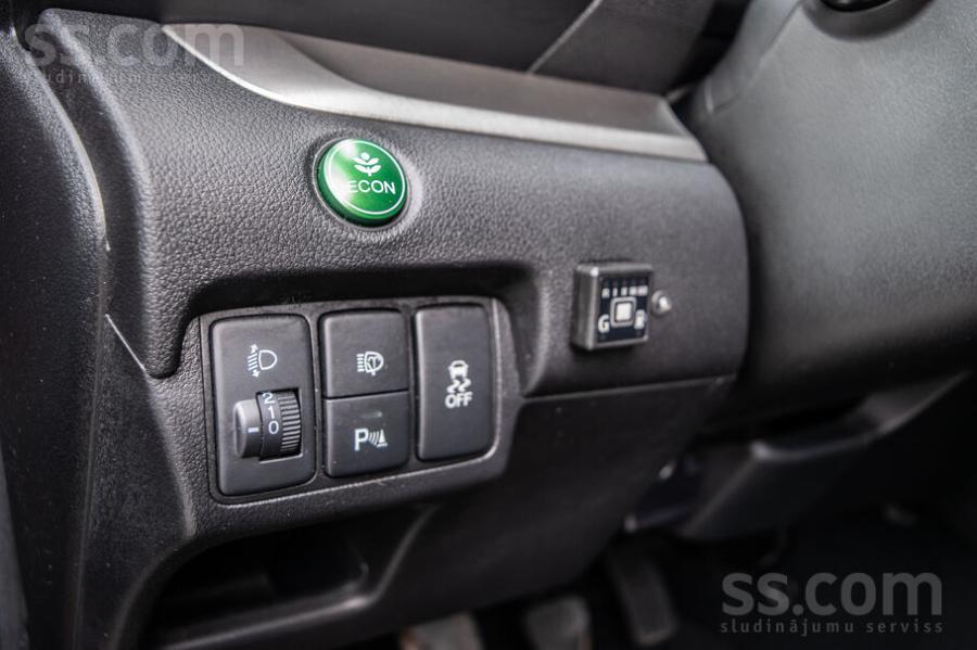 Sarkans Honda CR-V 2014 Rīga, ar dzinēja tilpumu 2.00 L un nobraukumu 300 tūkst. km par 8050 €, foto 16 vietnē AUTOMOTO.COM.LV