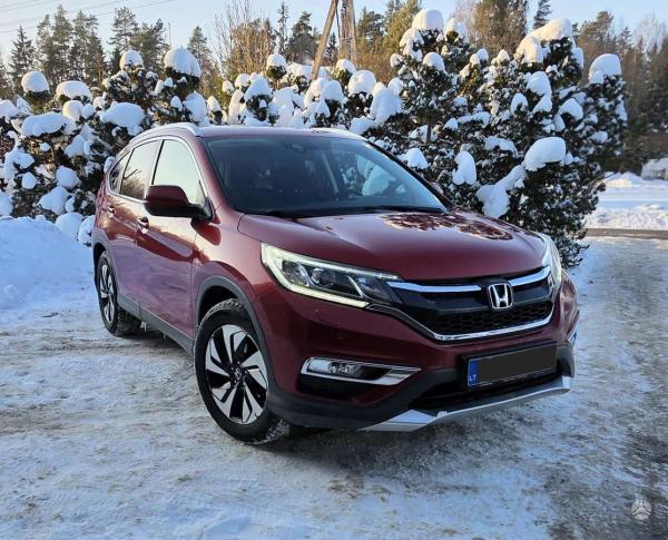 Red Honda CR-V 2015 in Utena, with an engine capacity of 1.60 L and mileage of 154 thousand km for 10850 €, photo 1 on AUTOMOTO.COM.LV