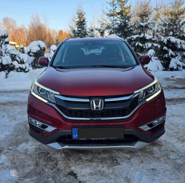Red Honda CR-V 2015 in Utena, with an engine capacity of 1.60 L and mileage of 154 thousand km for 10850 €, photo 3 on AUTOMOTO.COM.LV