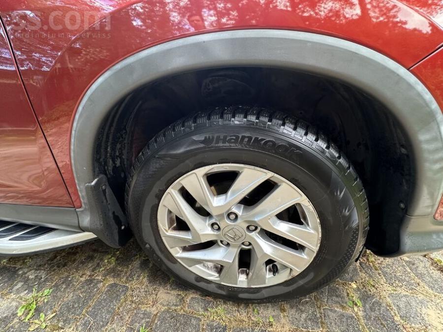 Red Honda CR-V 2015 in Riga, with an engine capacity of 2.00 L and mileage of 134 thousand km for 14900 €, photo 12 on AUTOMOTO.COM.LV