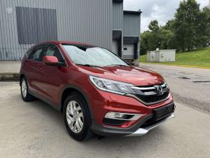 Red Honda CR-V 2015 in Alytus, with an engine capacity of 1.60 L and mileage of 149 thousand km for 11950 €, photo 3 on AUTOMOTO.COM.LV