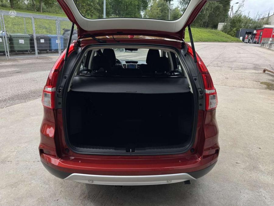 Red Honda CR-V 2015 in Alytus, with an engine capacity of 1.60 L and mileage of 149 thousand km for 11950 €, photo 6 on AUTOMOTO.COM.LV