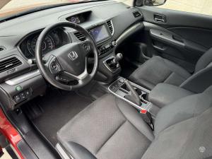 Red Honda CR-V 2015 in Alytus, with an engine capacity of 1.60 L and mileage of 149 thousand km for 11950 €, photo 8 on AUTOMOTO.COM.LV