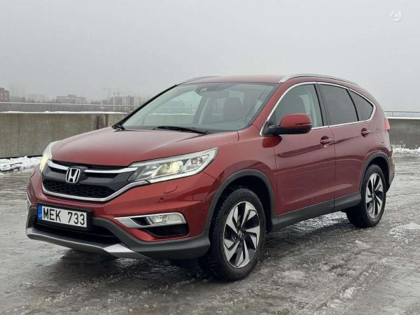 Red Honda CR-V 2016 in Vilnius, with an engine capacity of 1.60 L and mileage of 156 thousand km for 13500 €, photo 1 on AUTOMOTO.COM.LV
