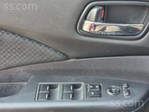 Sarkans Honda CR-V 2016 Ogre, ar dzinēja tilpumu 2.00 L un nobraukumu 239 tūkst. km par 14500 €, foto 15 vietnē AUTOMOTO.COM.LV