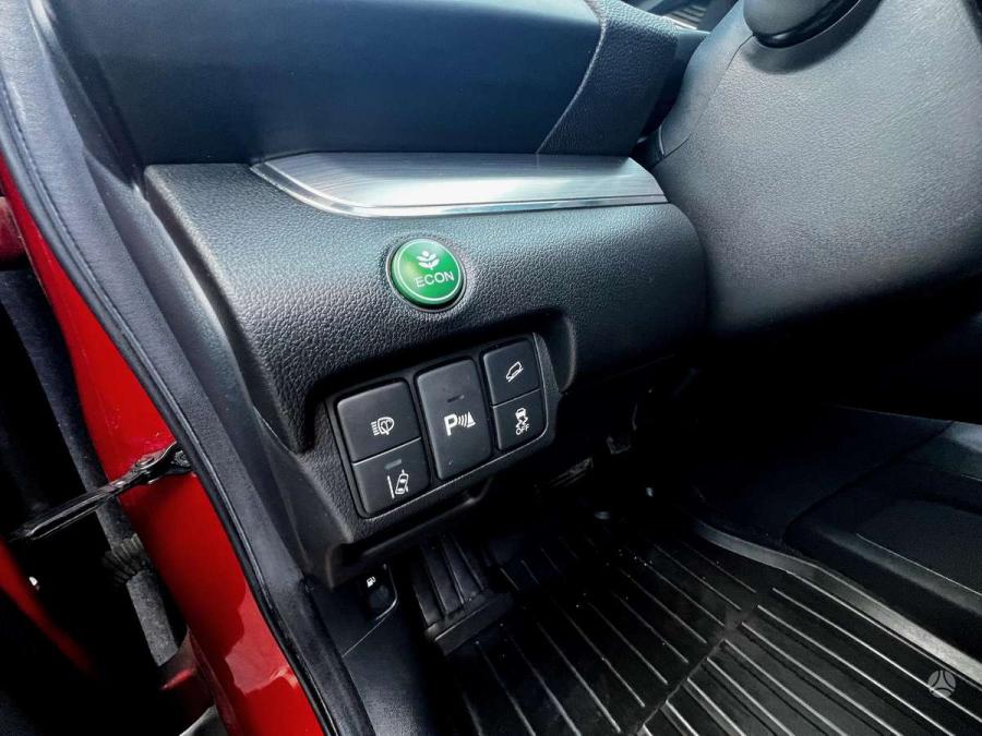 Red Honda CR-V 2016 in Vilnius, with an engine capacity of 1.60 L and mileage of 182 thousand km for 13900 €, photo 19 on AUTOMOTO.COM.LV