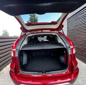 Red Honda CR-V 2016 in Vilnius, with an engine capacity of 1.60 L and mileage of 182 thousand km for 13900 €, photo 21 on AUTOMOTO.COM.LV