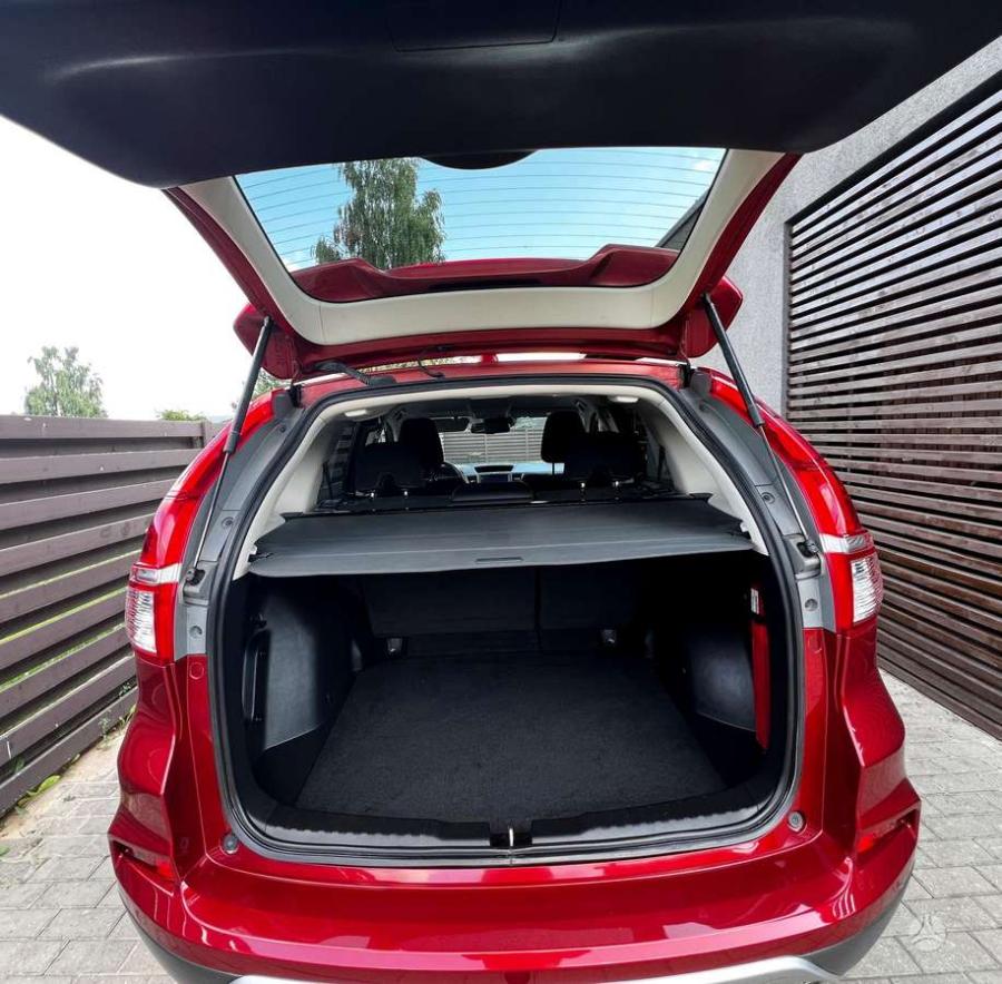 Red Honda CR-V 2016 in Vilnius, with an engine capacity of 1.60 L and mileage of 182 thousand km for 13900 €, photo 21 on AUTOMOTO.COM.LV