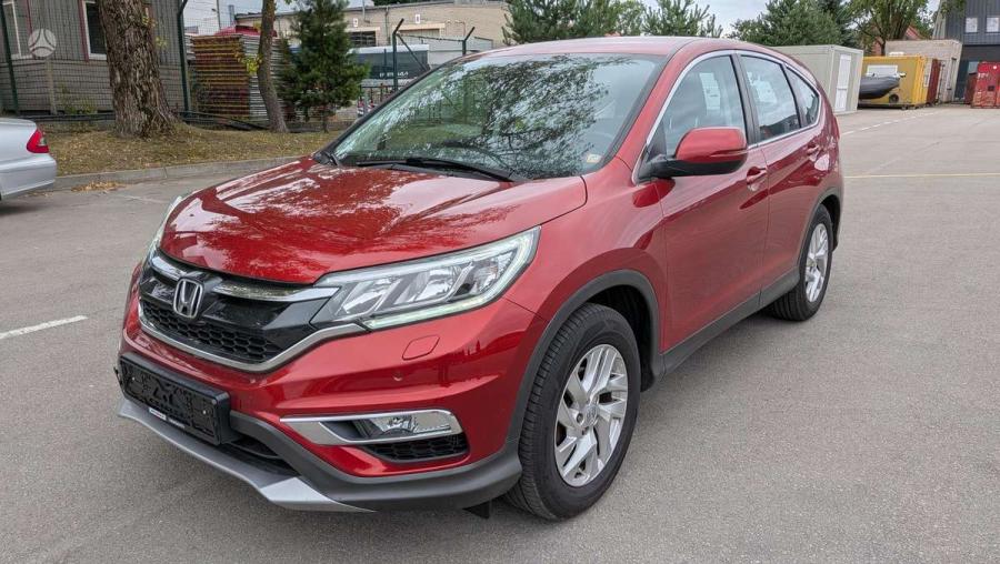 Red Honda CR-V 2016 in Klaipeda, with an engine capacity of 1.60 L and mileage of 240 thousand km for 10900 €, photo 1 on AUTOMOTO.COM.LV