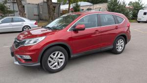 Red Honda CR-V 2016 in Klaipeda, with an engine capacity of 1.60 L and mileage of 240 thousand km for 10900 €, photo 3 on AUTOMOTO.COM.LV