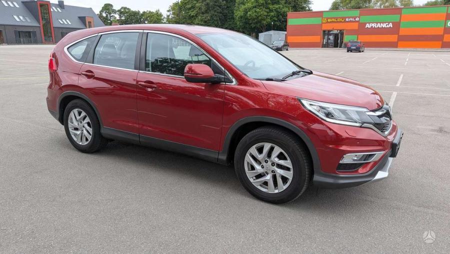 Red Honda CR-V 2016 in Klaipeda, with an engine capacity of 1.60 L and mileage of 240 thousand km for 10900 €, photo 9 on AUTOMOTO.COM.LV