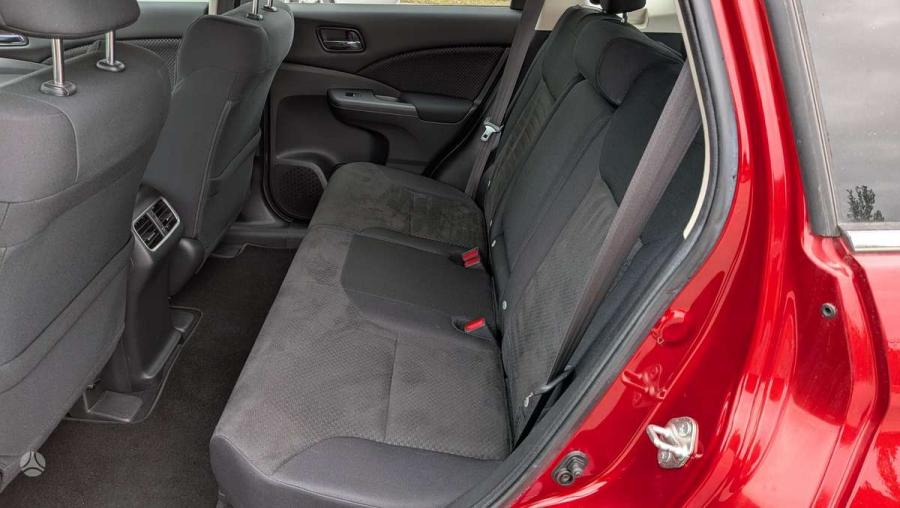 Red Honda CR-V 2016 in Klaipeda, with an engine capacity of 1.60 L and mileage of 240 thousand km for 10900 €, photo 20 on AUTOMOTO.COM.LV