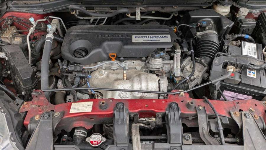 Red Honda CR-V 2016 in Klaipeda, with an engine capacity of 1.60 L and mileage of 240 thousand km for 10900 €, photo 24 on AUTOMOTO.COM.LV
