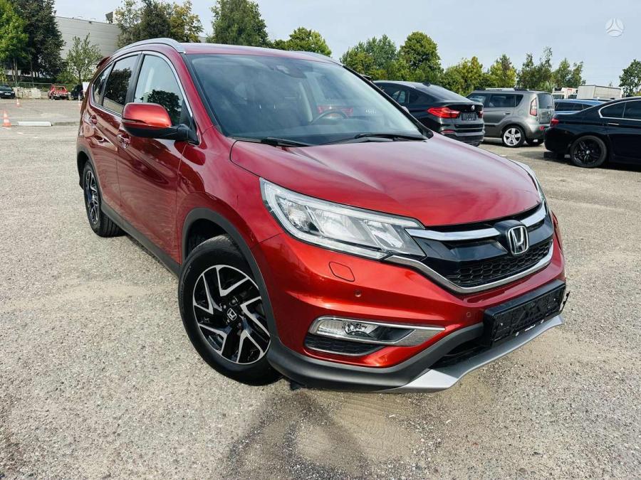 Sarkans Honda CR-V 2016 Alīta, ar dzinēja tilpumu 1.60 L un nobraukumu 170 tūkst. km par 12700 €, foto 1 vietnē AUTOMOTO.COM.LV