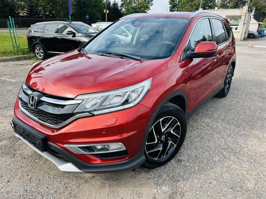 Red Honda CR-V 2016 in Alytus, with an engine capacity of 1.60 L and mileage of 170 thousand km for 12700 €, photo 3 on AUTOMOTO.COM.LV