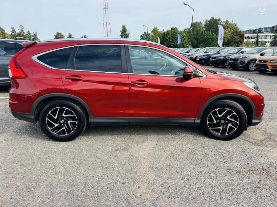 Red Honda CR-V 2016 in Alytus, with an engine capacity of 1.60 L and mileage of 170 thousand km for 12700 €, photo 7 on AUTOMOTO.COM.LV