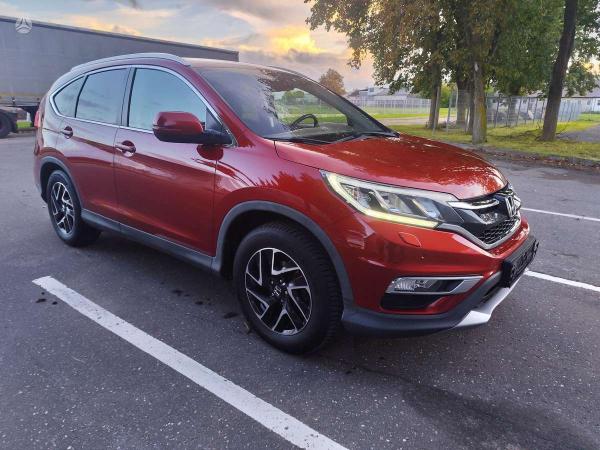 Honda CR-V 2016 in Radviliskis on AUTOMOTO.COM.LV Red Honda CR-V 2016 in Radviliskis, with an engine capacity of 1.60 L and mileage of 250 thousand km for 9990 €, photo 1 on AUTOMOTO.COM.LV