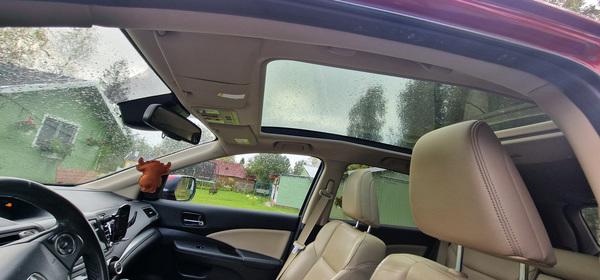 Red Honda CR-V 2016 in Tallinn, with an engine capacity of 2.00 L and mileage of 217 thousand km for 14350 €, photo 4 on AUTOMOTO.COM.LV
