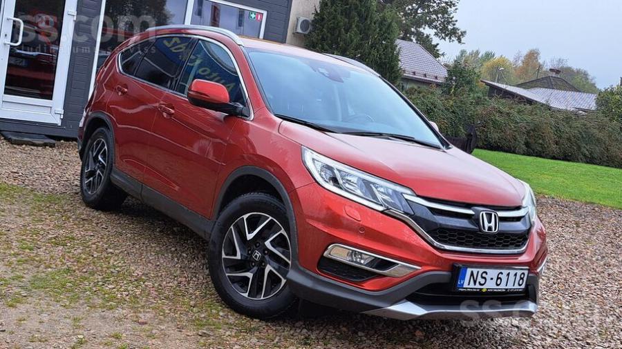 Red Honda CR-V 2017 in Jelgava, with an engine capacity of 1.60 L and mileage of 182 thousand km for 12490 €, photo 3 on AUTOMOTO.COM.LV