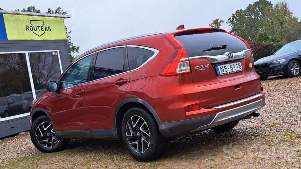 Red Honda CR-V 2017 in Jelgava, with an engine capacity of 1.60 L and mileage of 182 thousand km for 12490 €, photo 4 on AUTOMOTO.COM.LV