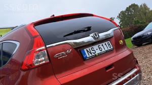 Red Honda CR-V 2017 in Jelgava, with an engine capacity of 1.60 L and mileage of 182 thousand km for 12490 €, photo 7 on AUTOMOTO.COM.LV