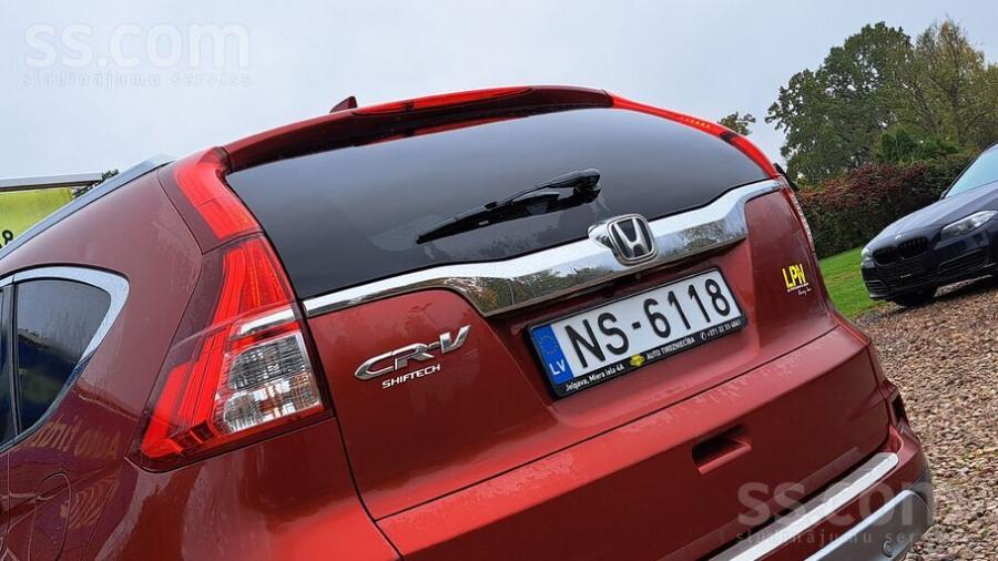 Red Honda CR-V 2017 in Jelgava, with an engine capacity of 1.60 L and mileage of 182 thousand km for 12490 €, photo 7 on AUTOMOTO.COM.LV